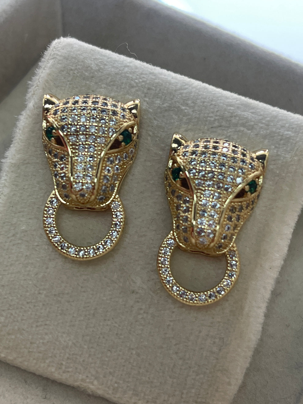 Arete estilo Cartier – Esmeralda Creaciones
